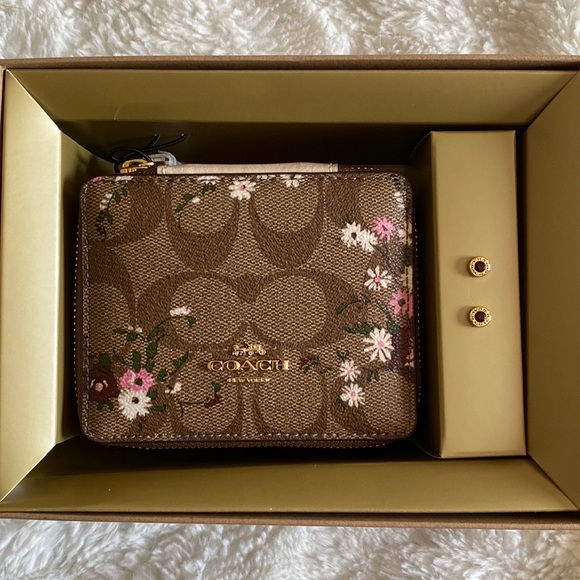 Coach | Jewelry | Coach Jewelry Box Earrings Boxed Set Sophistication ...